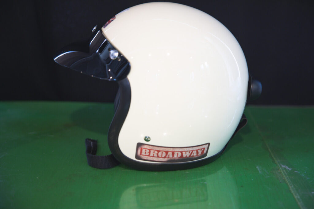 Slim Shell Motorcycle Helmet – Make Your Face Look Smaller